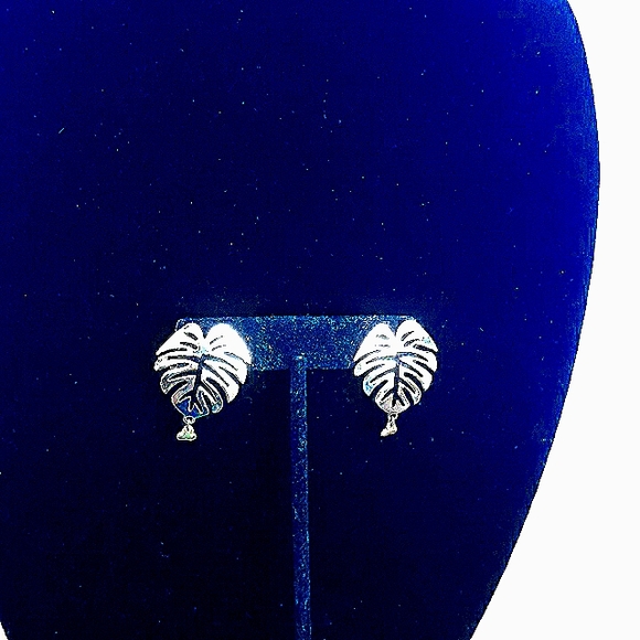 unmarked | Jewelry | Gold Color Monstera Leaves Pierced Earrings | Poshmark